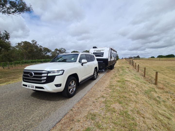 How to Tow a Caravan | Tips For Beginners | Caravan Driving